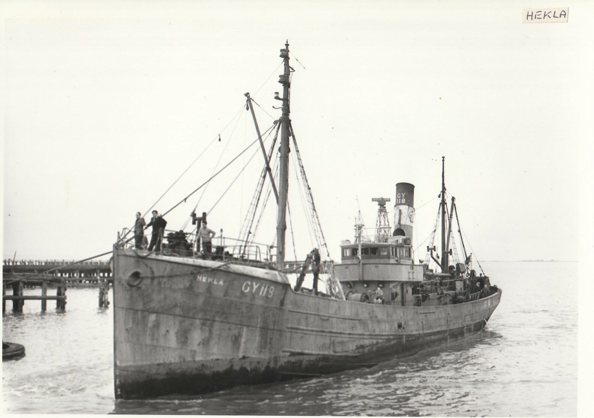1960-10 – Deep Sea Trawlers