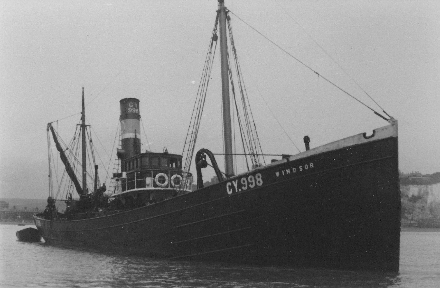 ww2-1940-10-25 – Deep Sea Trawlers